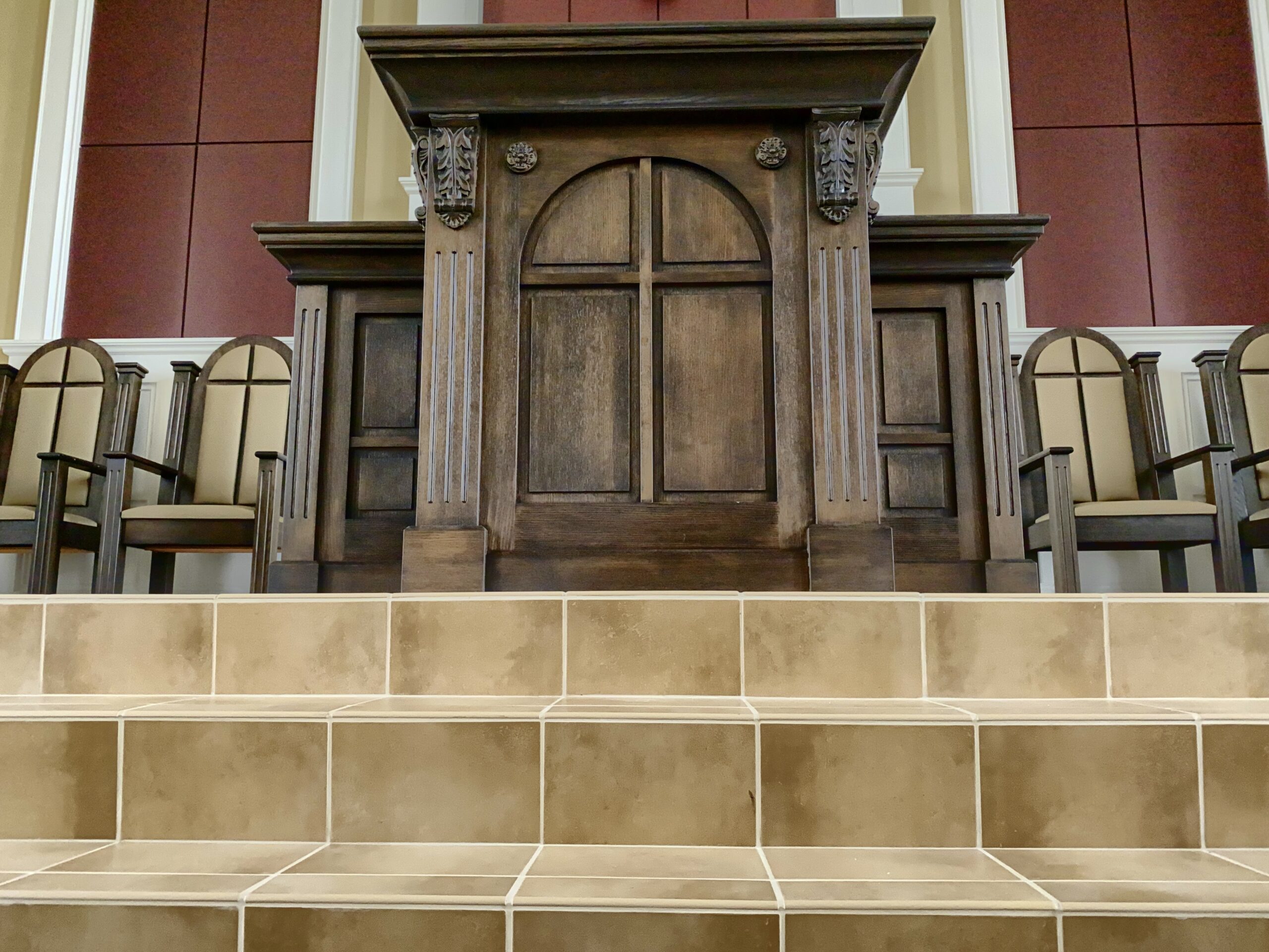 Why the big, central pulpit instead of a stool and a plexiglass lectern ...